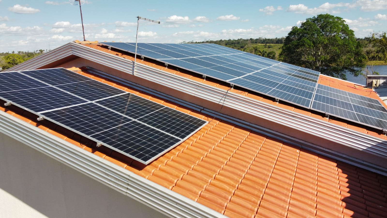 Projeto Fotovoltaico de 2000 kWh – Elvis Solar